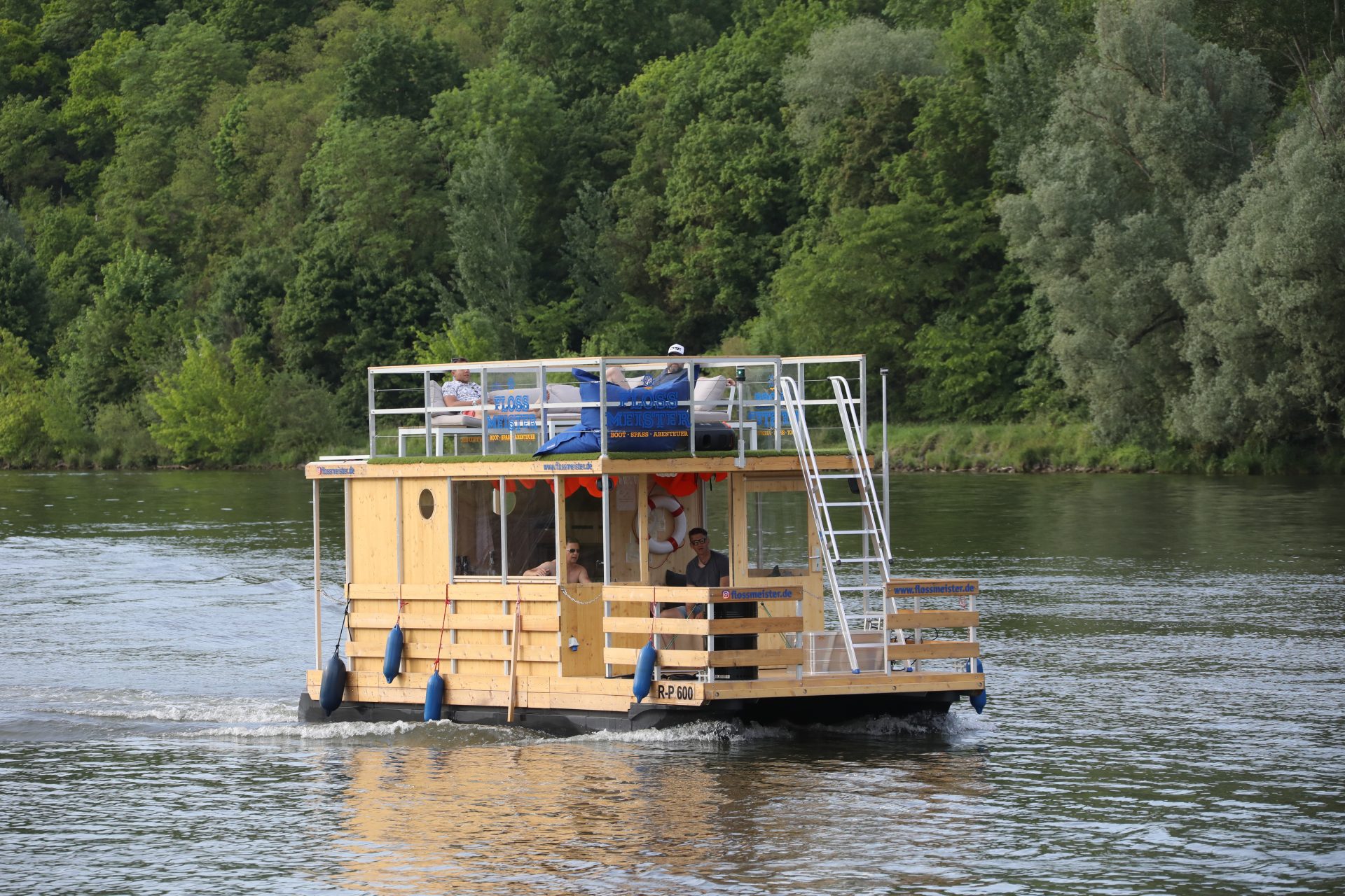 Flossmeister.de | Das Abenteuer Floss auf der Donau bei Regensburg!